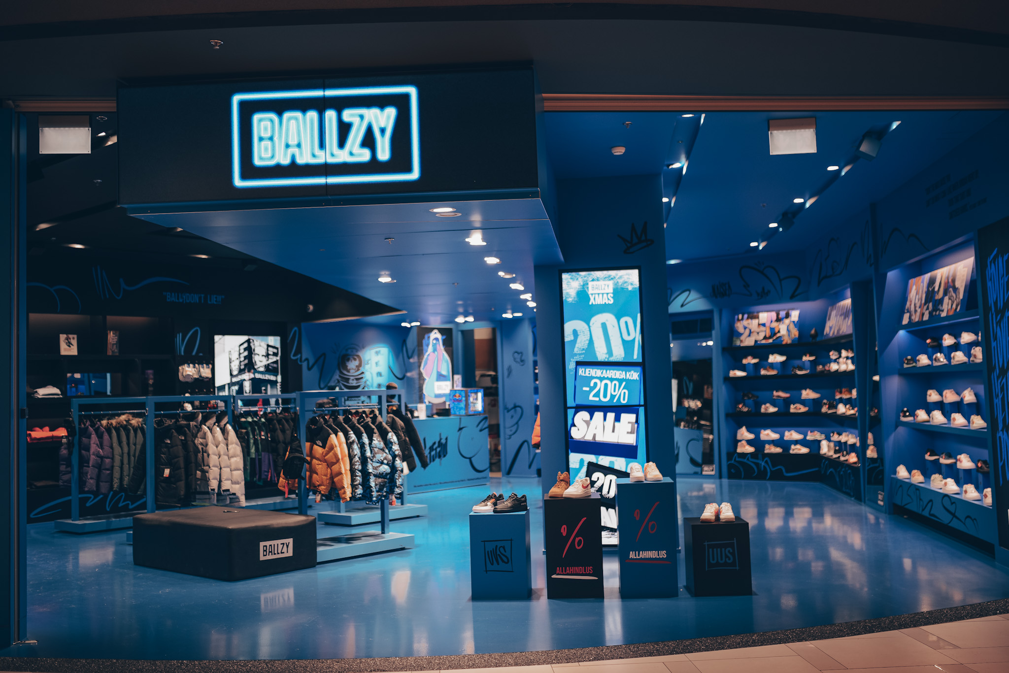 Digital advertising spaces at Ballzy store - Portfolio